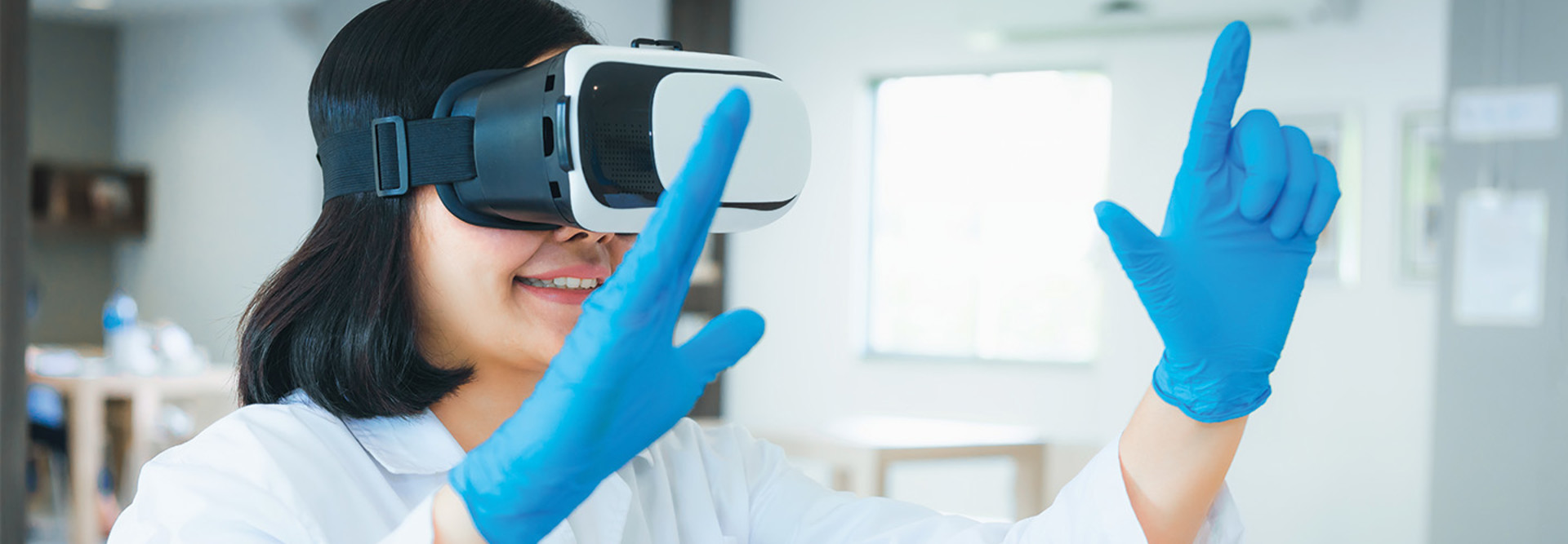 How AR & VR in Healthcare Enhances Medical Training | HealthTech Magazine